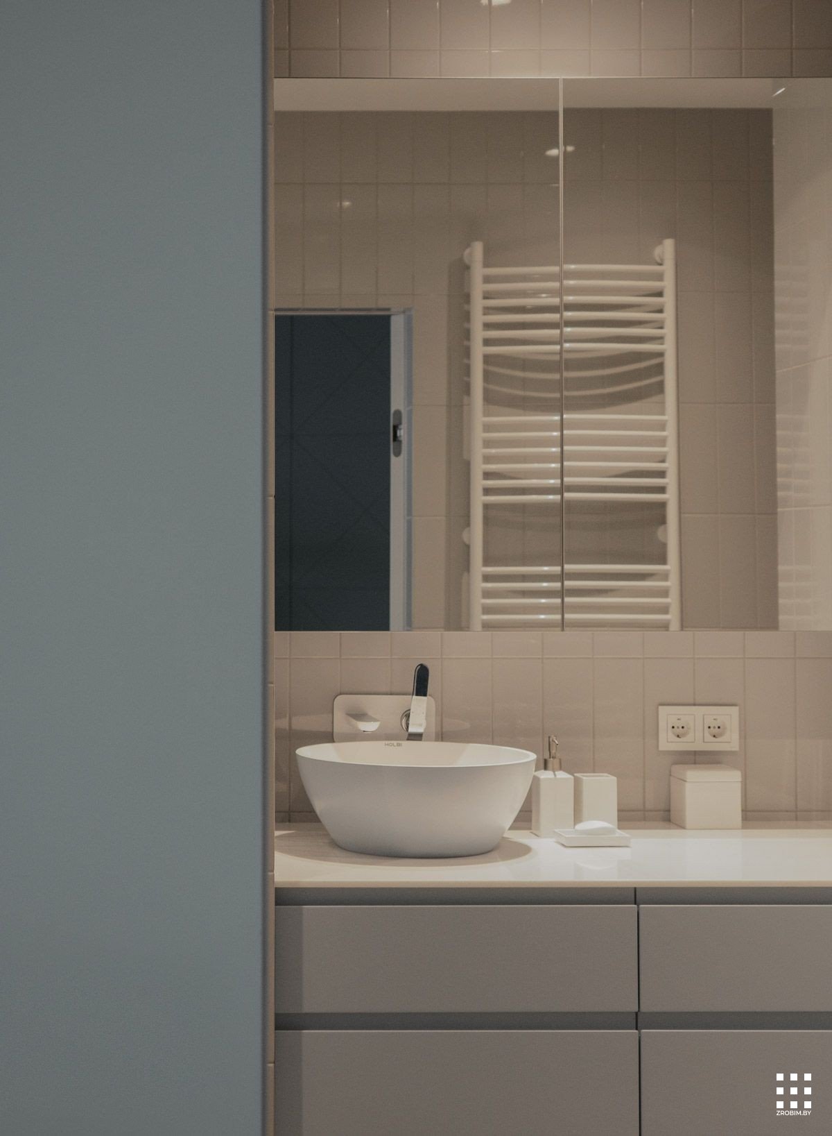 Дизайн квартиры RB INTERIOR от «ZROBIM architects»